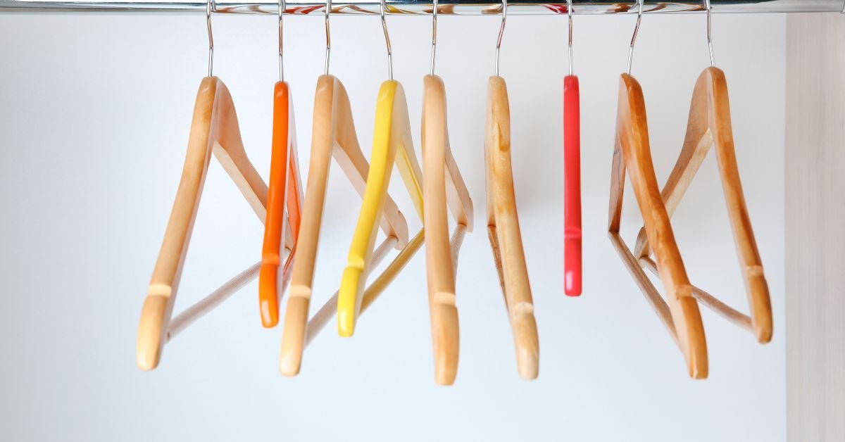 How to Organize Your Wardrobe for Spring? A Step-by-Step Guide - Plan ...